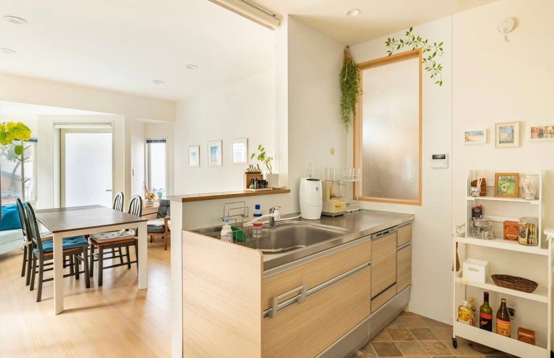 【元町中華街駅から徒歩6分の一軒家】自然光豊かなダイニング&キッチン♡　撮影・ホームパーティー・ワークショップなどに！の写真6