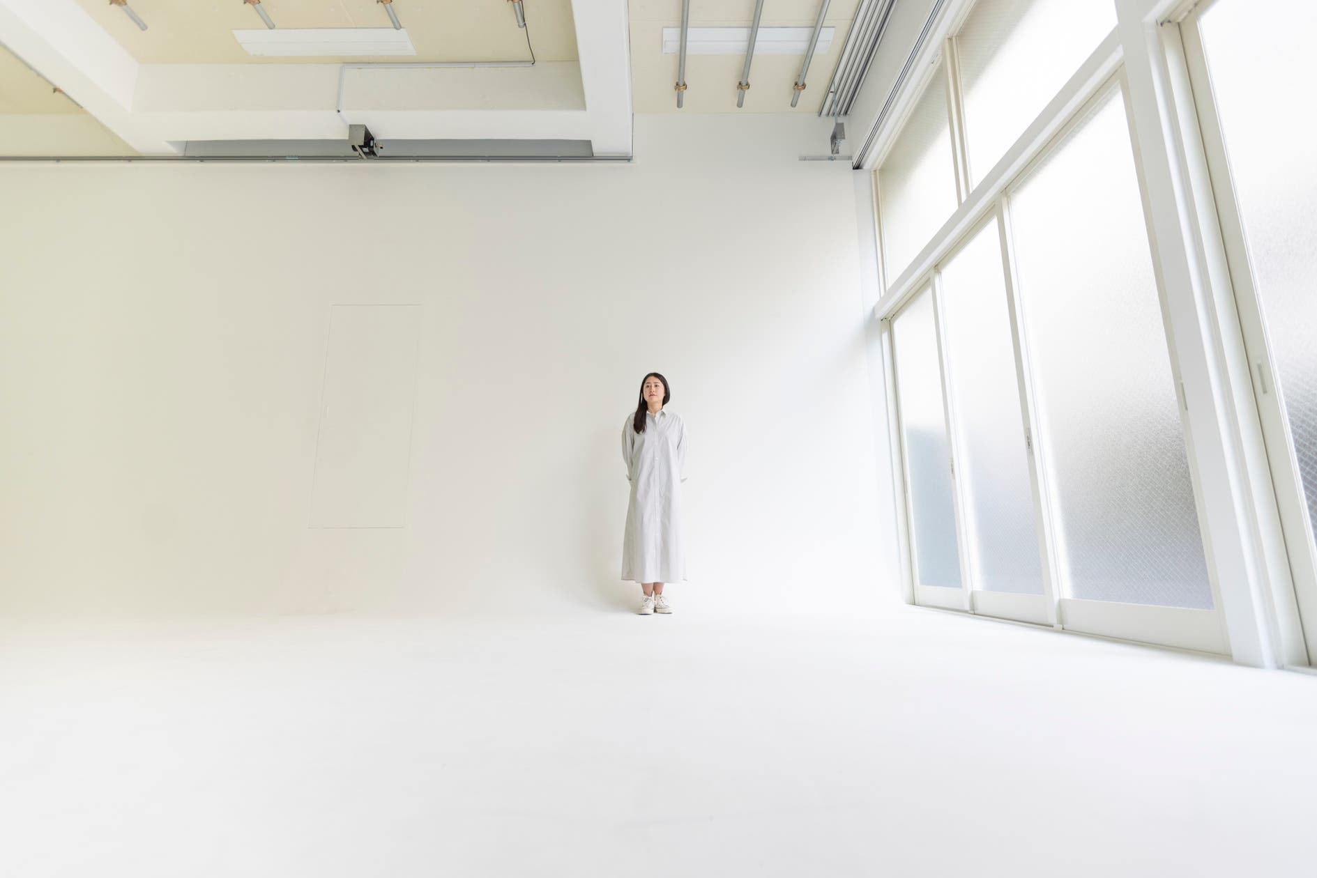 西日暮里駅徒歩3分！ 自然光撮影対応の白ホリスペースがメインのレンタル撮影スタジオの写真4