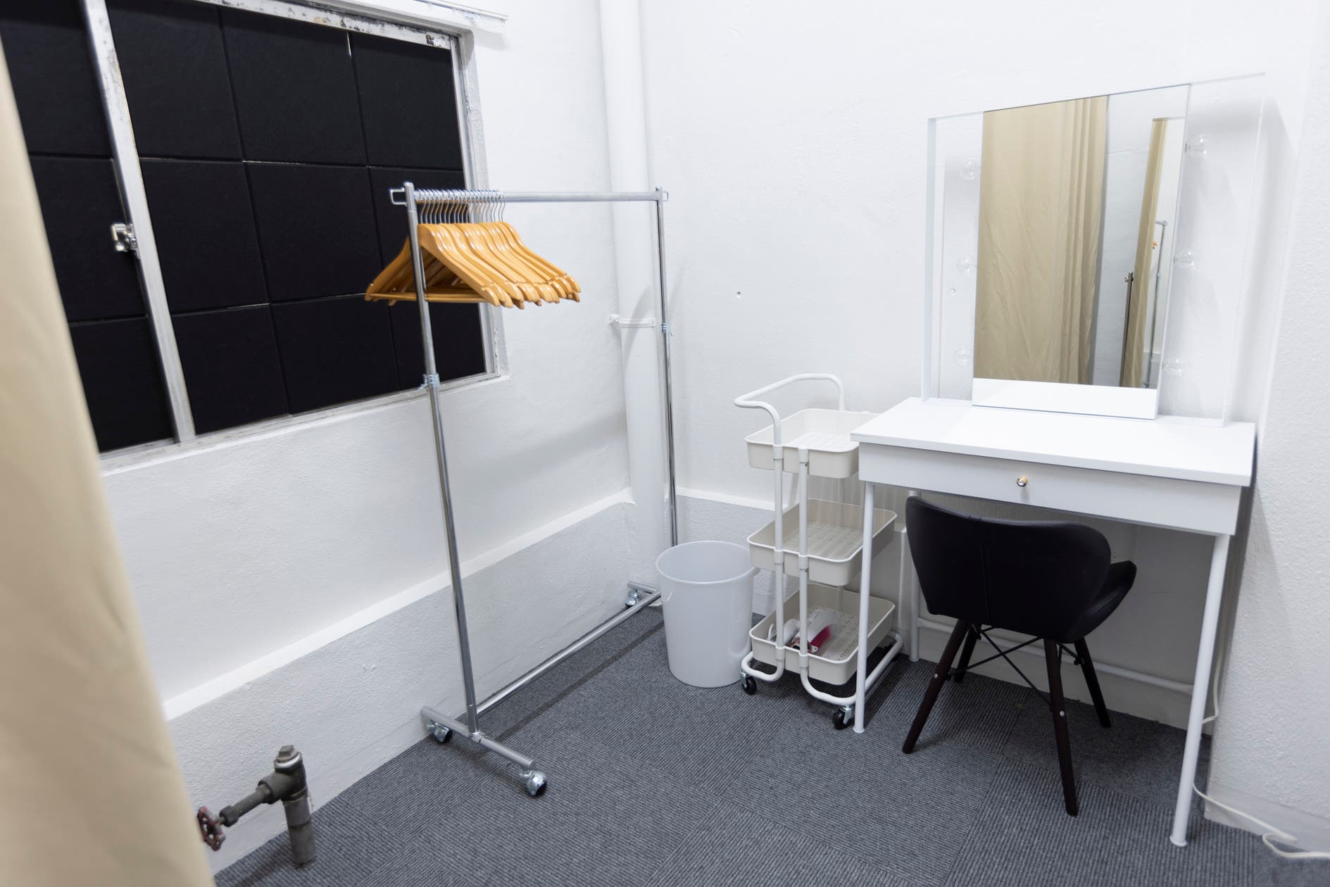 西日暮里駅徒歩3分！ 自然光撮影対応の白ホリスペースがメインのレンタル撮影スタジオの写真6