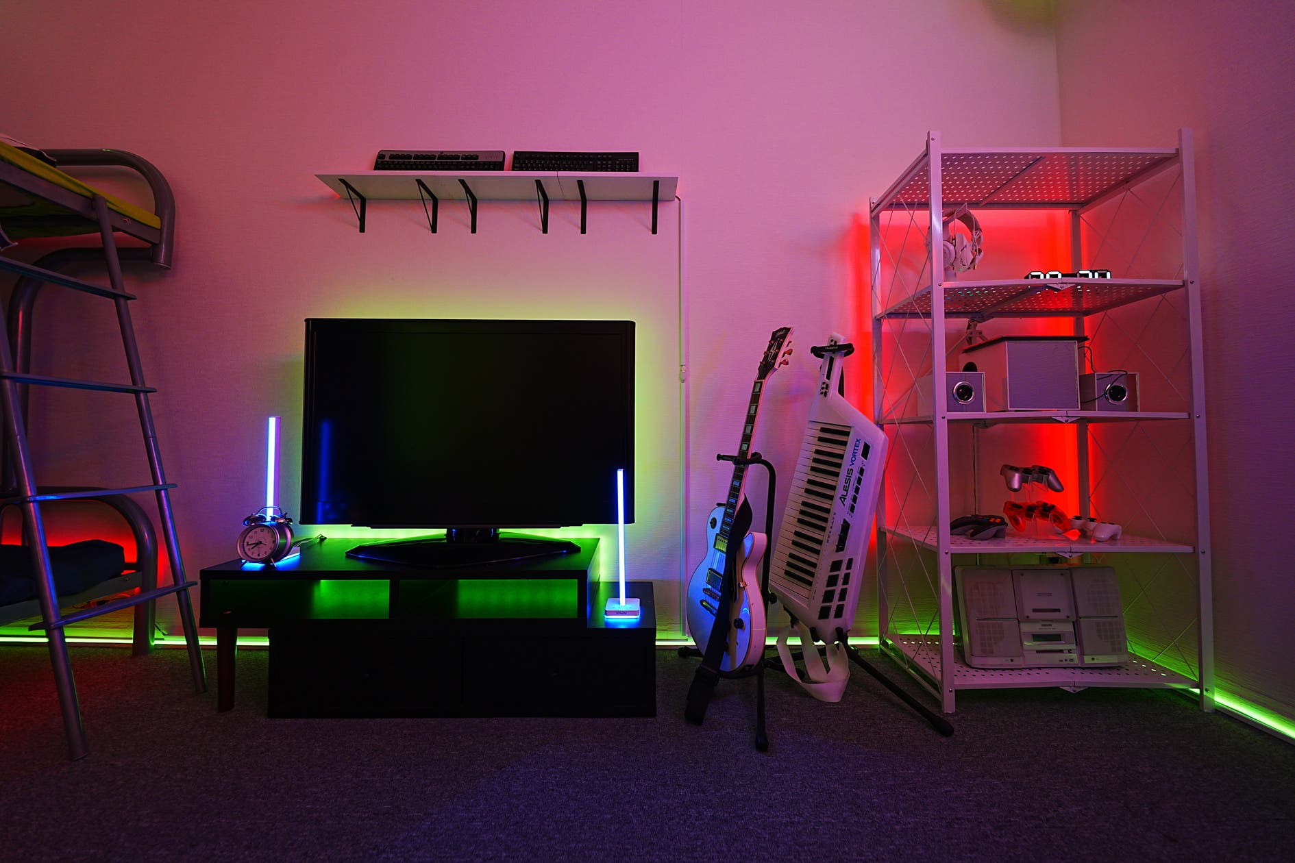 【ゲーミングルーム】in Booty東京　ネオンのあるゲーミングルームの写真3