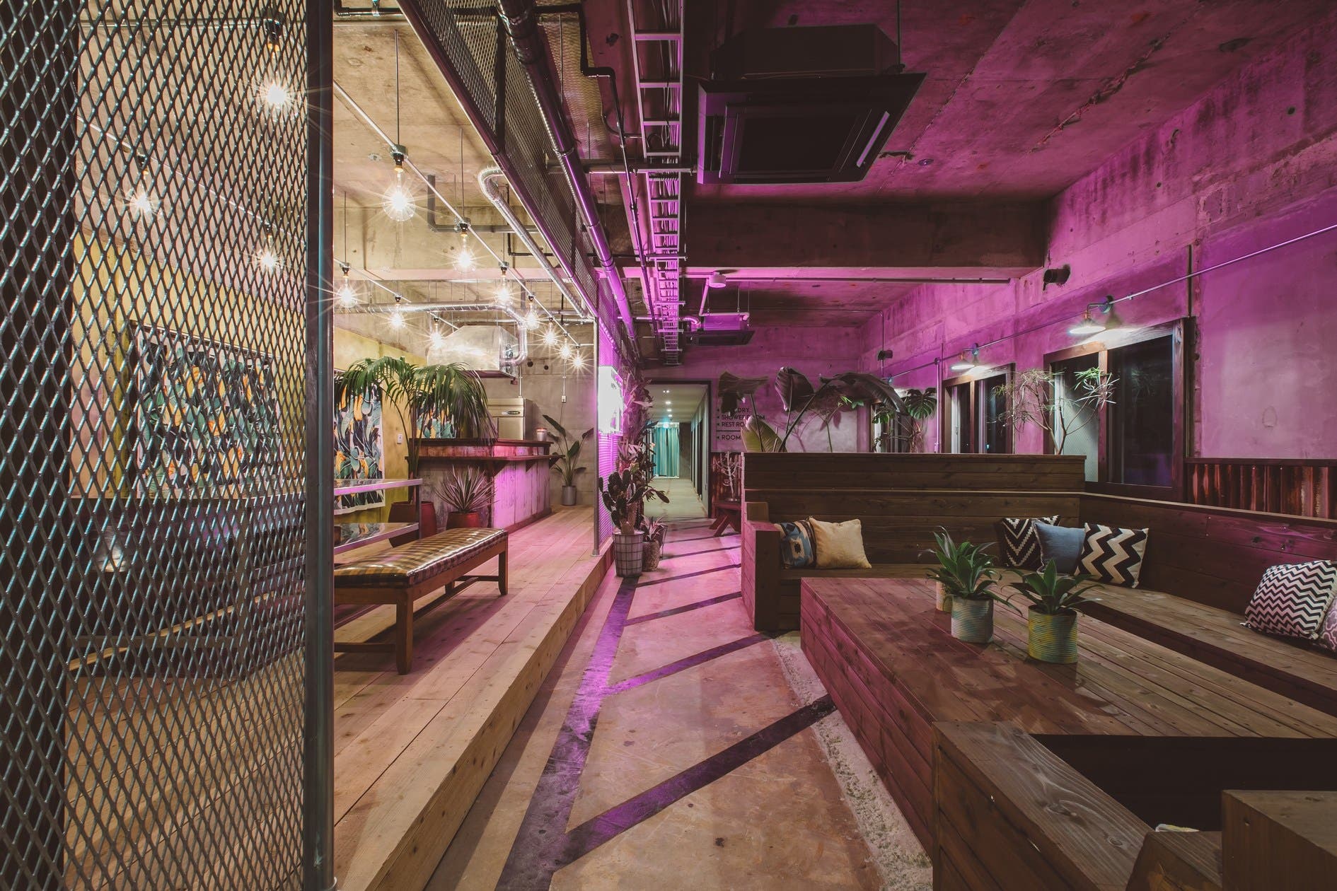 沖縄の世界自然遺産の中にあるリノベーションホステルの写真8