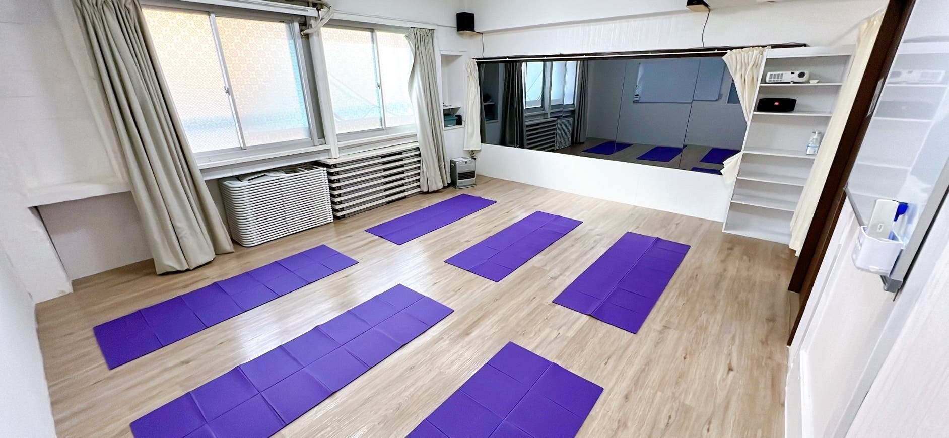 ⭐️ヨガマット有⭐️トレーニングや机＆椅子も充実してるのでワークショップも可能！の写真5