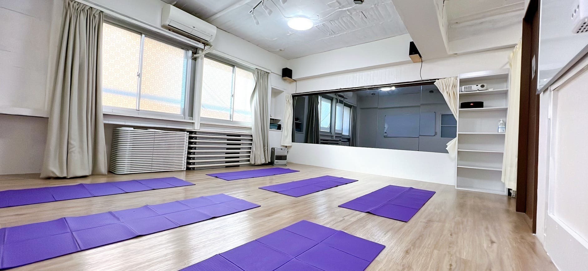 ⭐️ヨガマット有⭐️トレーニングや机＆椅子も充実してるのでワークショップも可能！の写真6