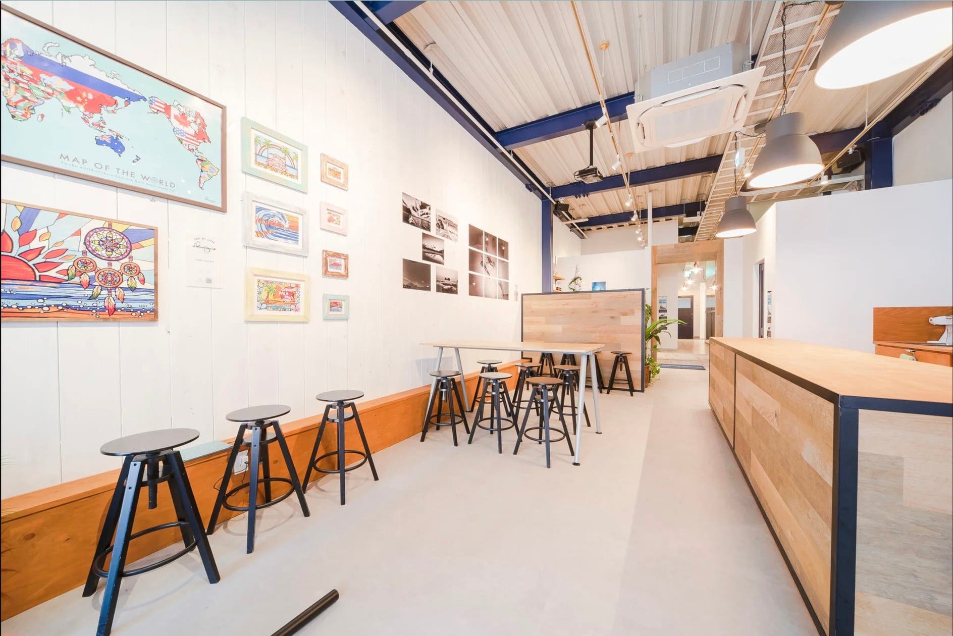 【西海岸風　心斎橋駅徒歩1分】10人〜30人向きのパーティ・セミナー・撮影などにぴったり！キッチン付きレンタルスペースの写真3