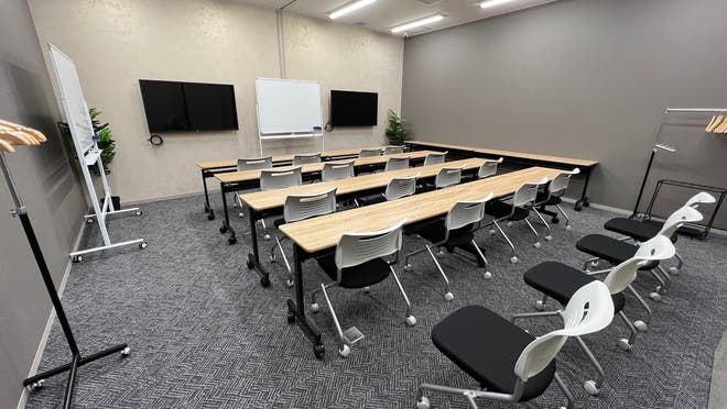 <小田急海老名貸し会議室B・C>駅近新築大型オフィス内✨20名収容💺Wi-Fi📶モニター🖥会議/セミナー/研修の写真1