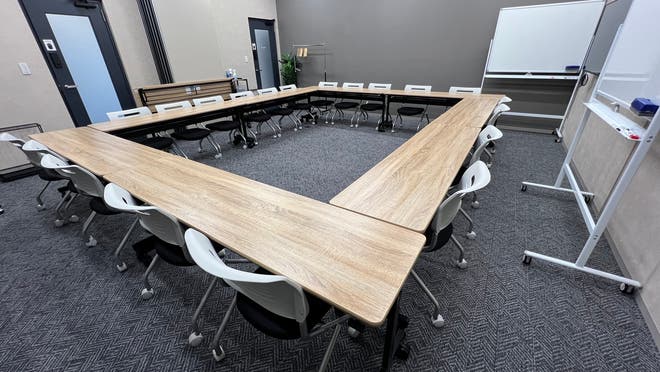 <小田急海老名貸し会議室B・C>駅近新築大型オフィス内✨20名収容💺Wi-Fi📶モニター🖥会議/セミナー/研修の写真8