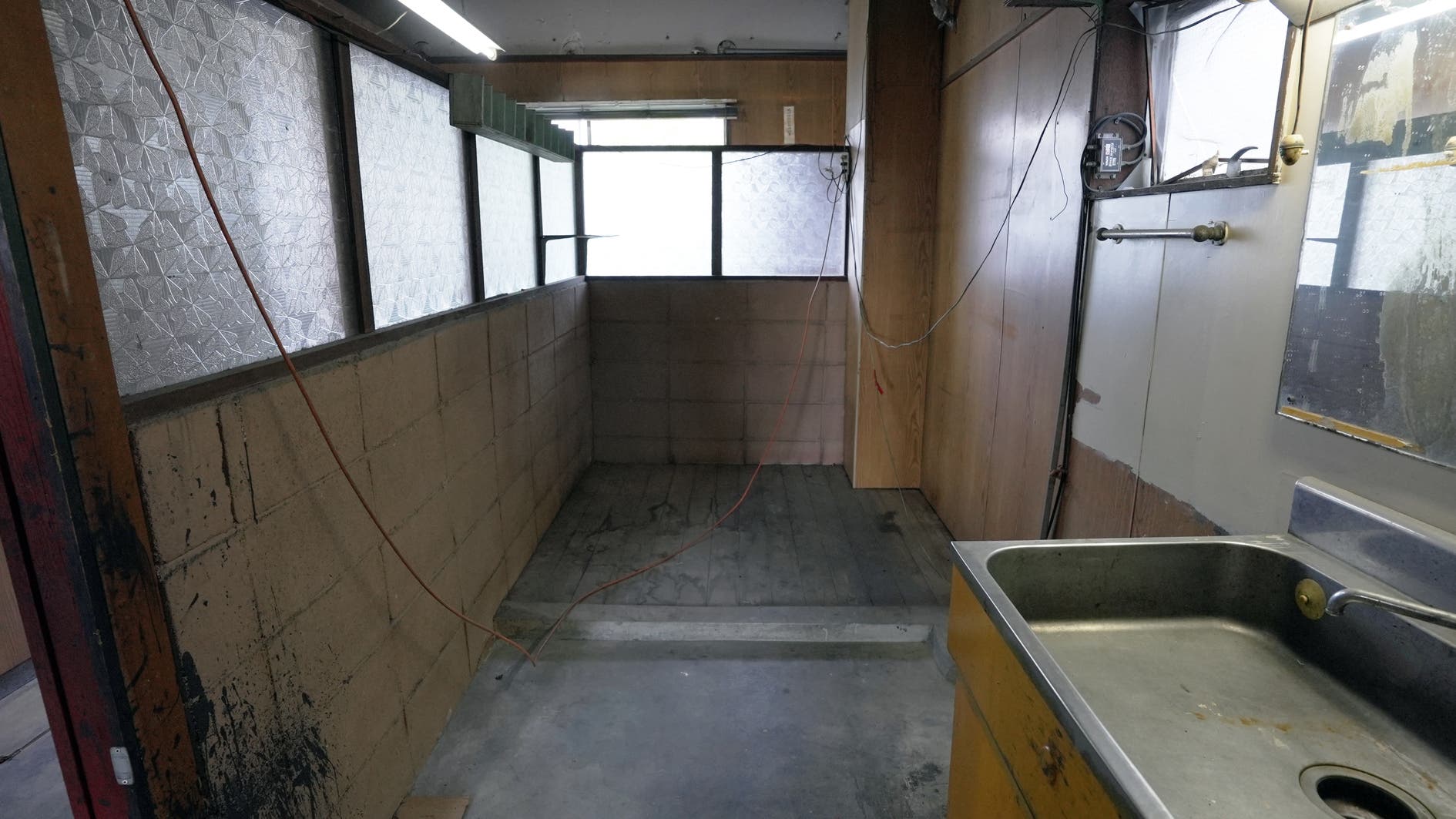 廃墟スタジオ【ビル全体貸し】千種駅徒歩5分　昭和の衰退した空気を感じられるスタジオの写真19