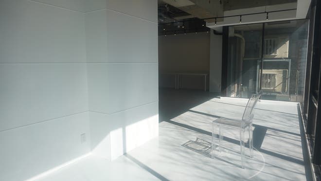 表参道駅徒歩1分、青山通り沿いの133㎡のギャラリースタジオの写真2