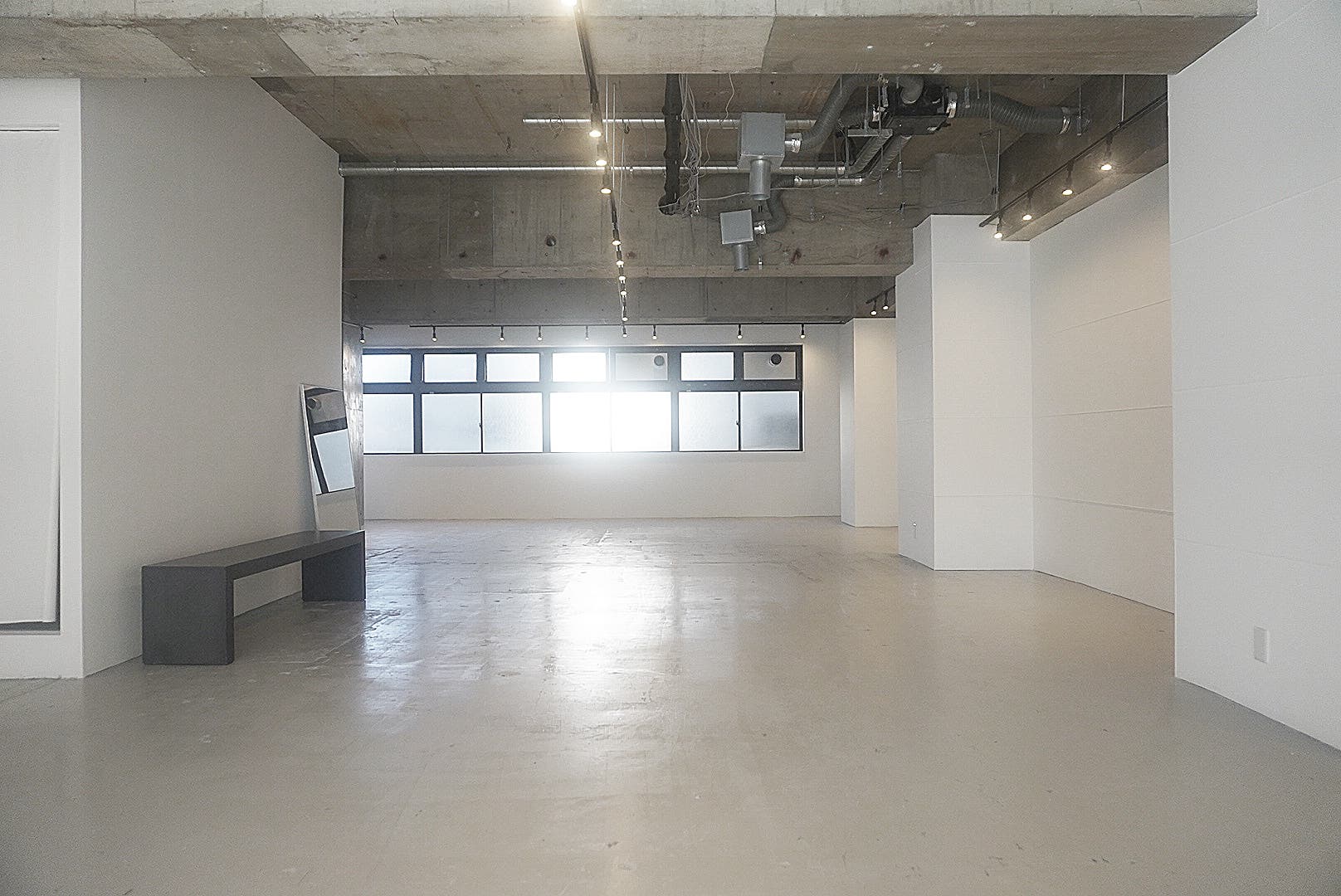 表参道駅徒歩1分、青山通り沿いの133㎡のギャラリースタジオの写真12