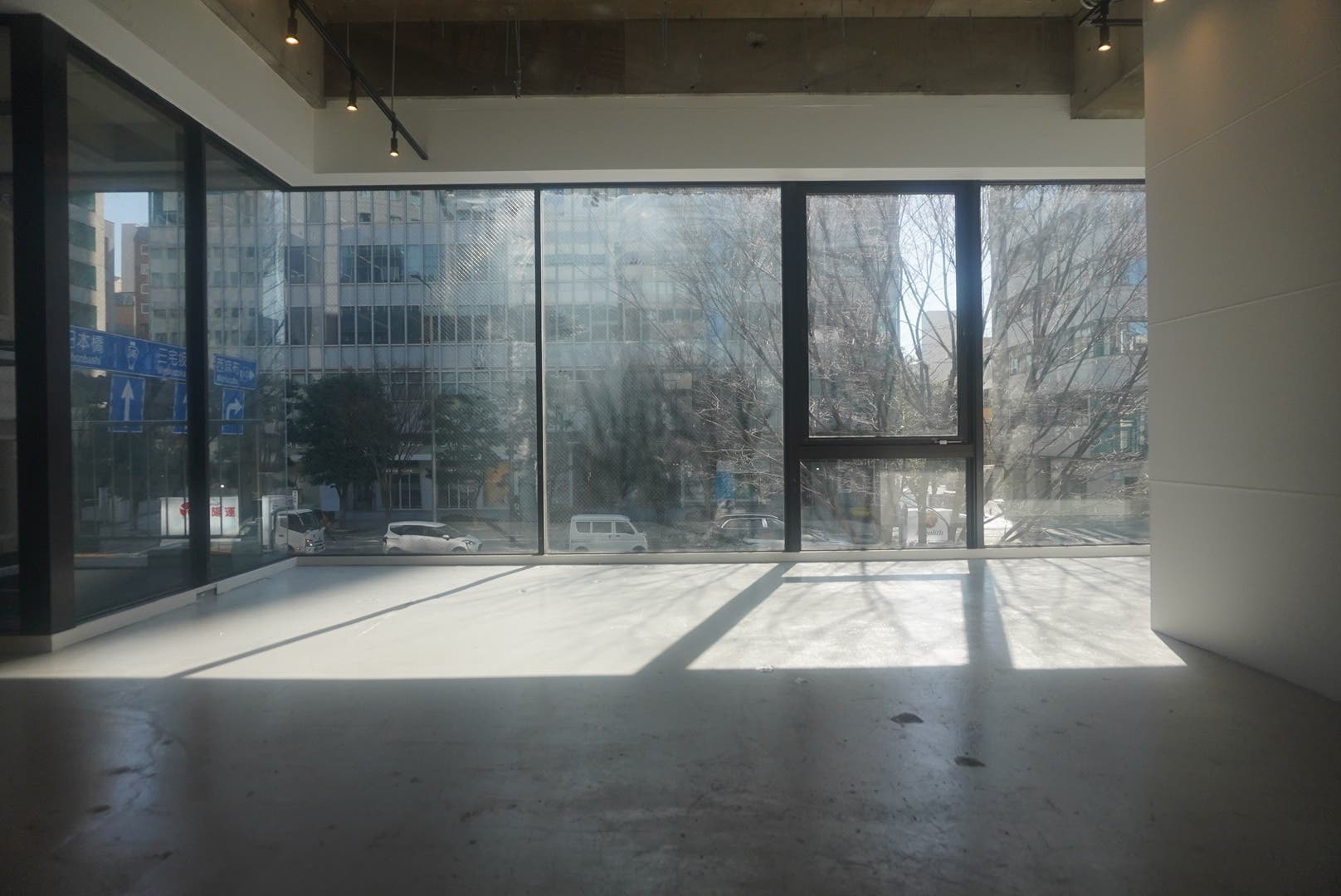 表参道駅徒歩1分、青山通り沿いの133㎡のギャラリースタジオの写真8