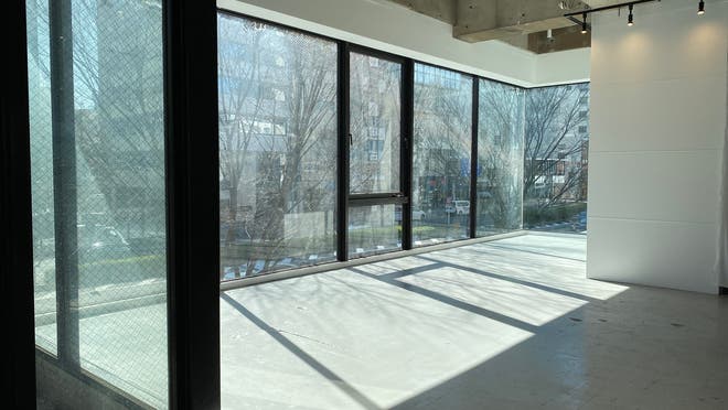 表参道駅徒歩1分、青山通り沿いの133㎡のギャラリースタジオの写真11