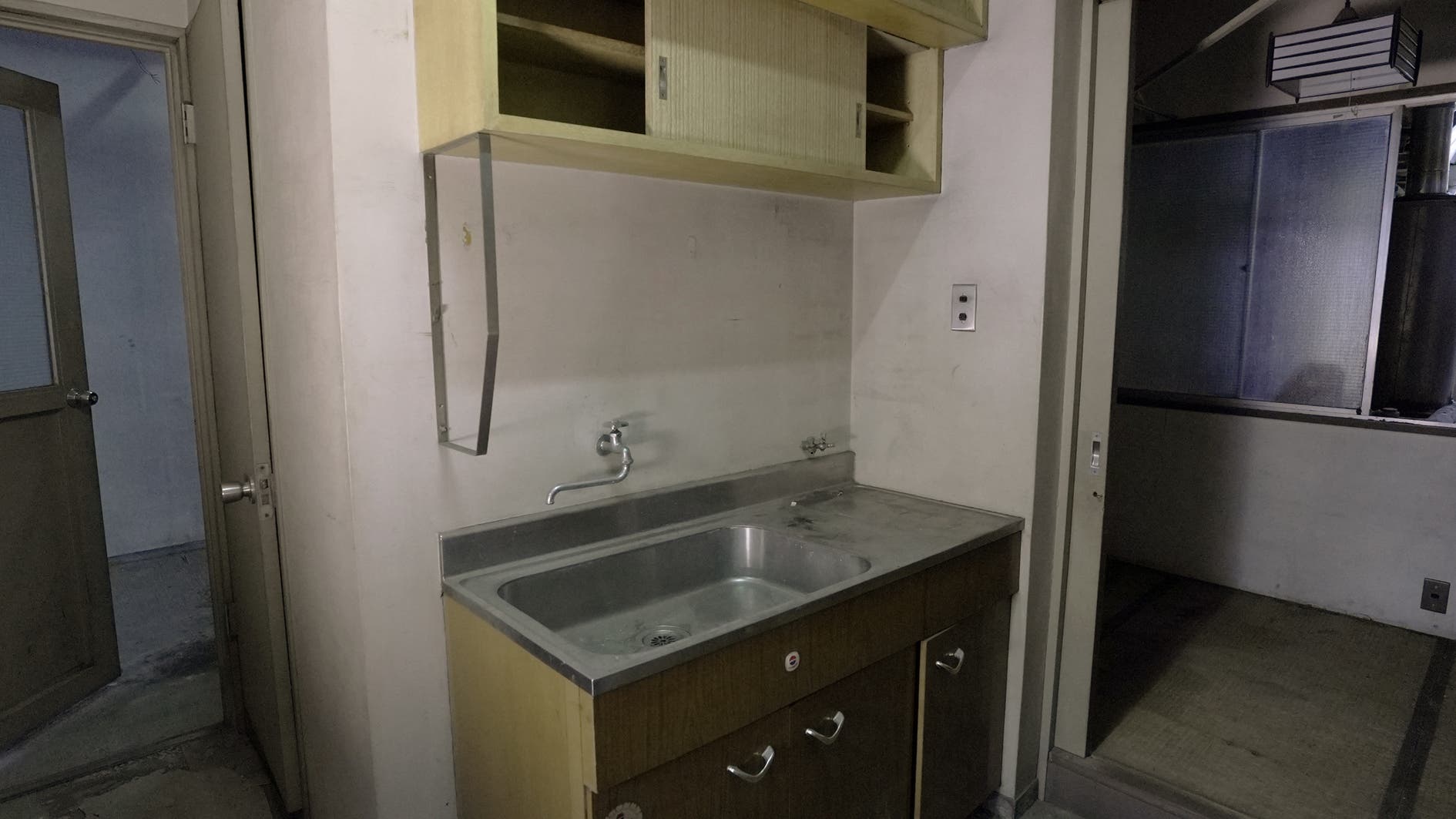 廃墟スタジオ【１階】のみのレンタルです。千種駅徒歩5分　昭和の衰退した空気を感じられるスタジオの写真5