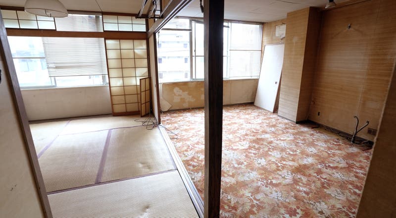 廃墟スタジオ【2階】のみのレンタルです。千種駅徒歩5分　昭和の衰退した空気を感じられるスタジオ