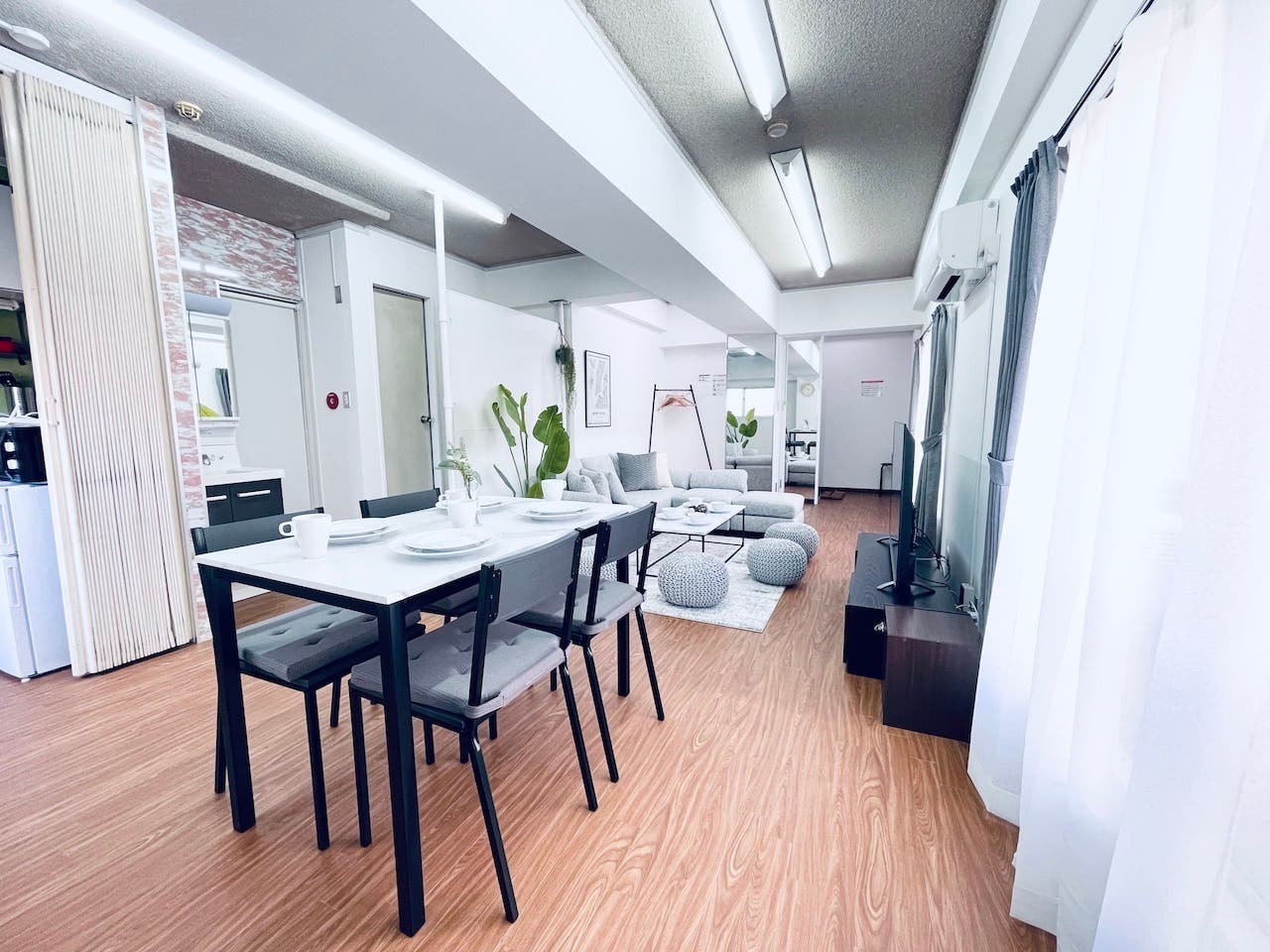 駅徒歩2分🚶‍♂️明るく広々とした室内🌼✨大人気ゲーム機🎮女子会💄映画鑑賞会🎬各種パーティ🍻ゴミ捨て可能！の写真5