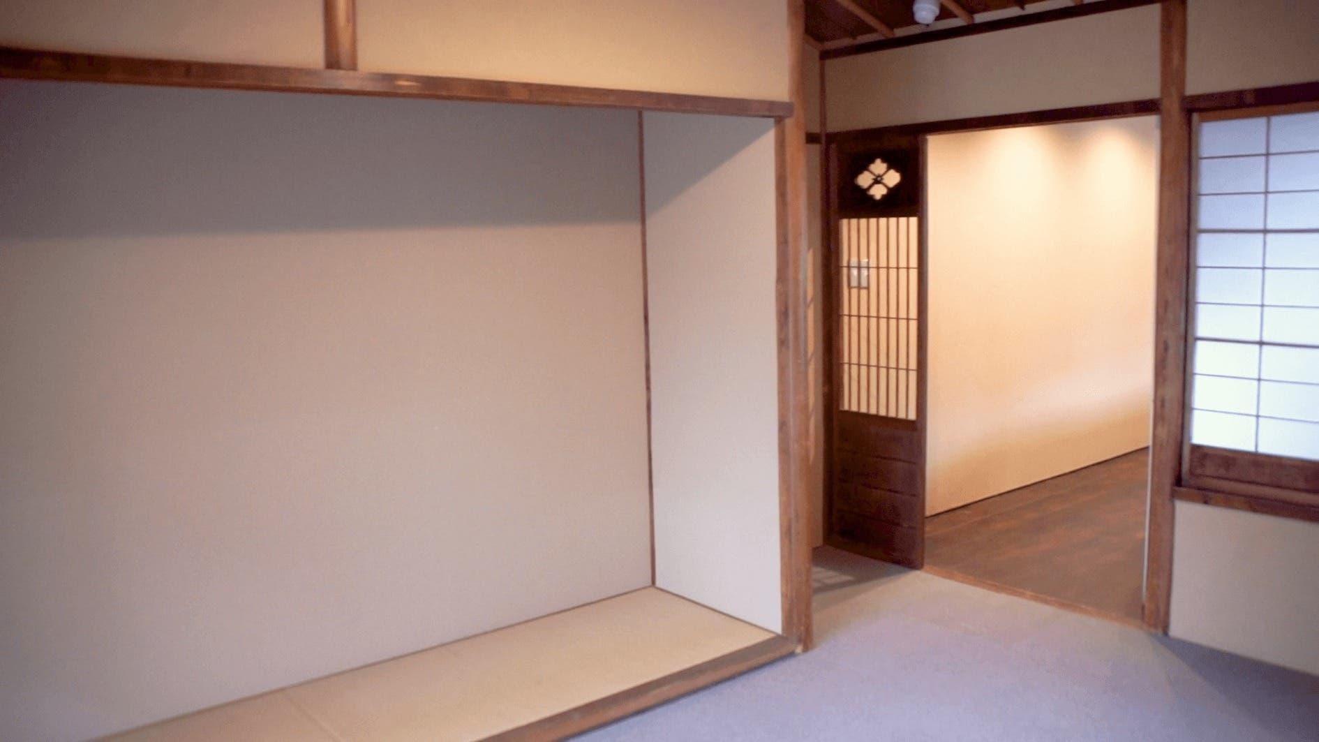 【京都河原町駅3分】個展やアート展示に最適な築100年以上の京町家のギャラリースペースの写真1