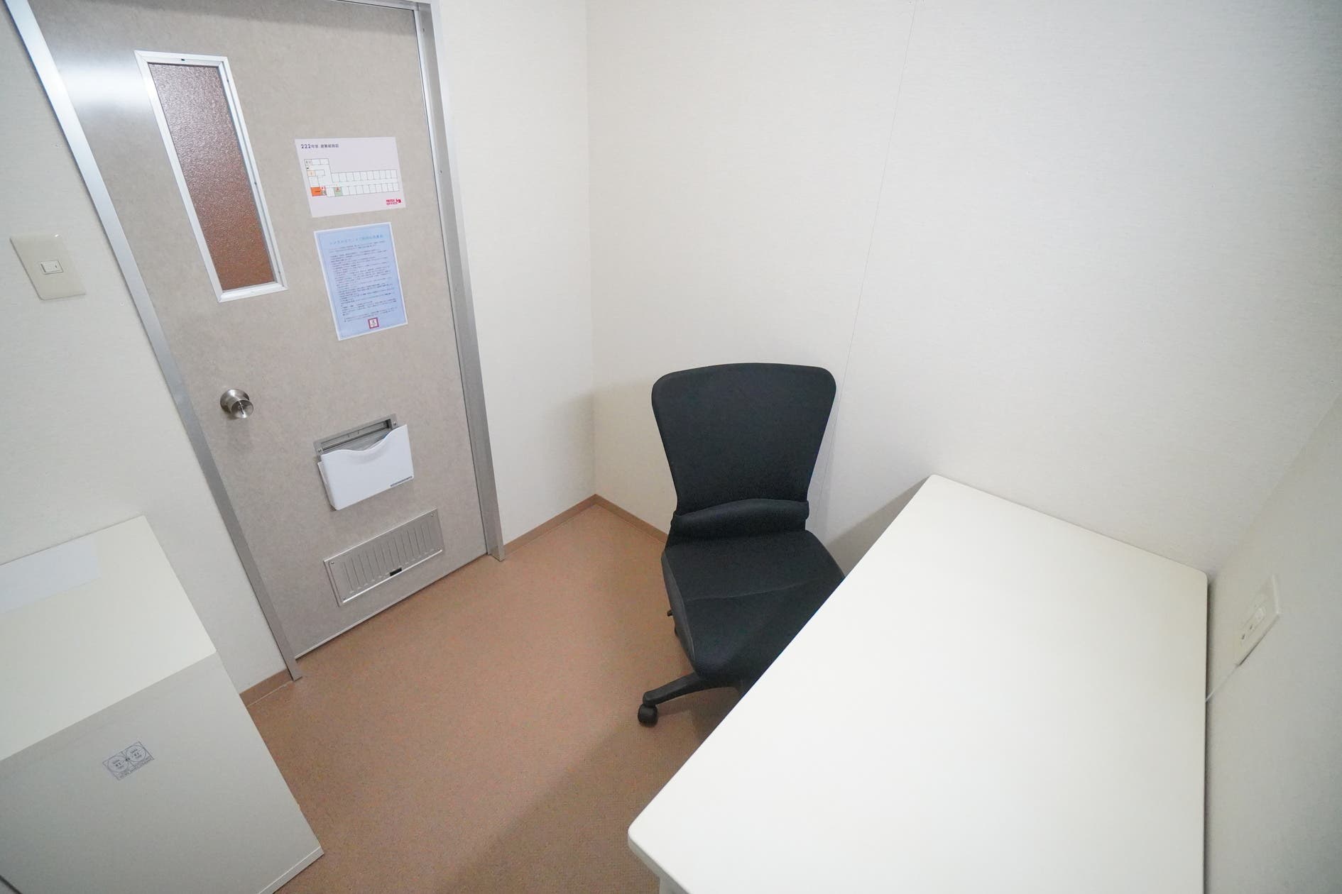 ＜ミニマルワークスペース池袋215＞駅近🚃Wi-Fi📶電源🔌フリードリンク☕️リモートワーク/ZOOM/Web面接/作業場所の写真5