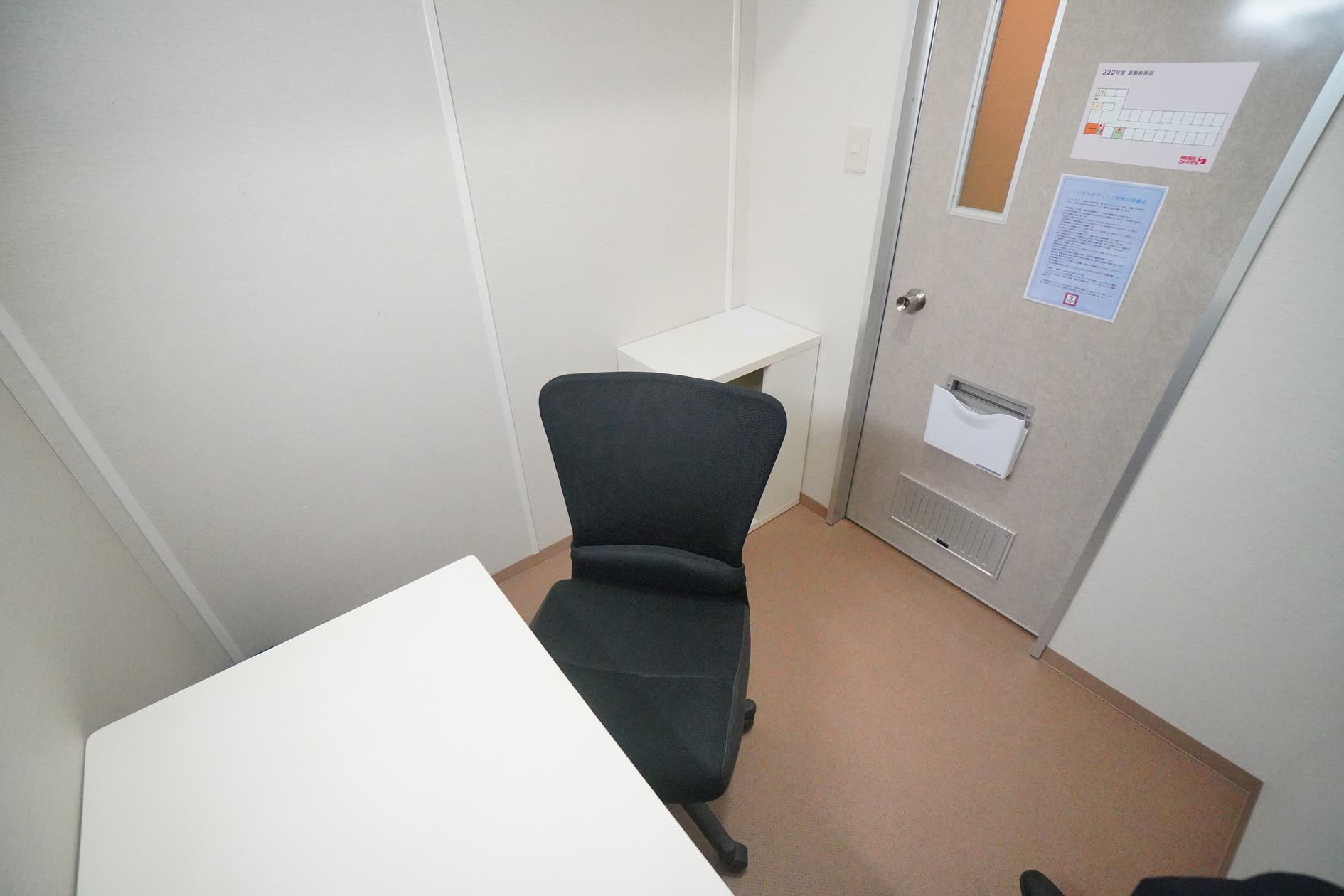 ＜ミニマルワークスペース池袋215＞駅近🚃Wi-Fi📶電源🔌フリードリンク☕️リモートワーク/ZOOM/Web面接/作業場所の写真7