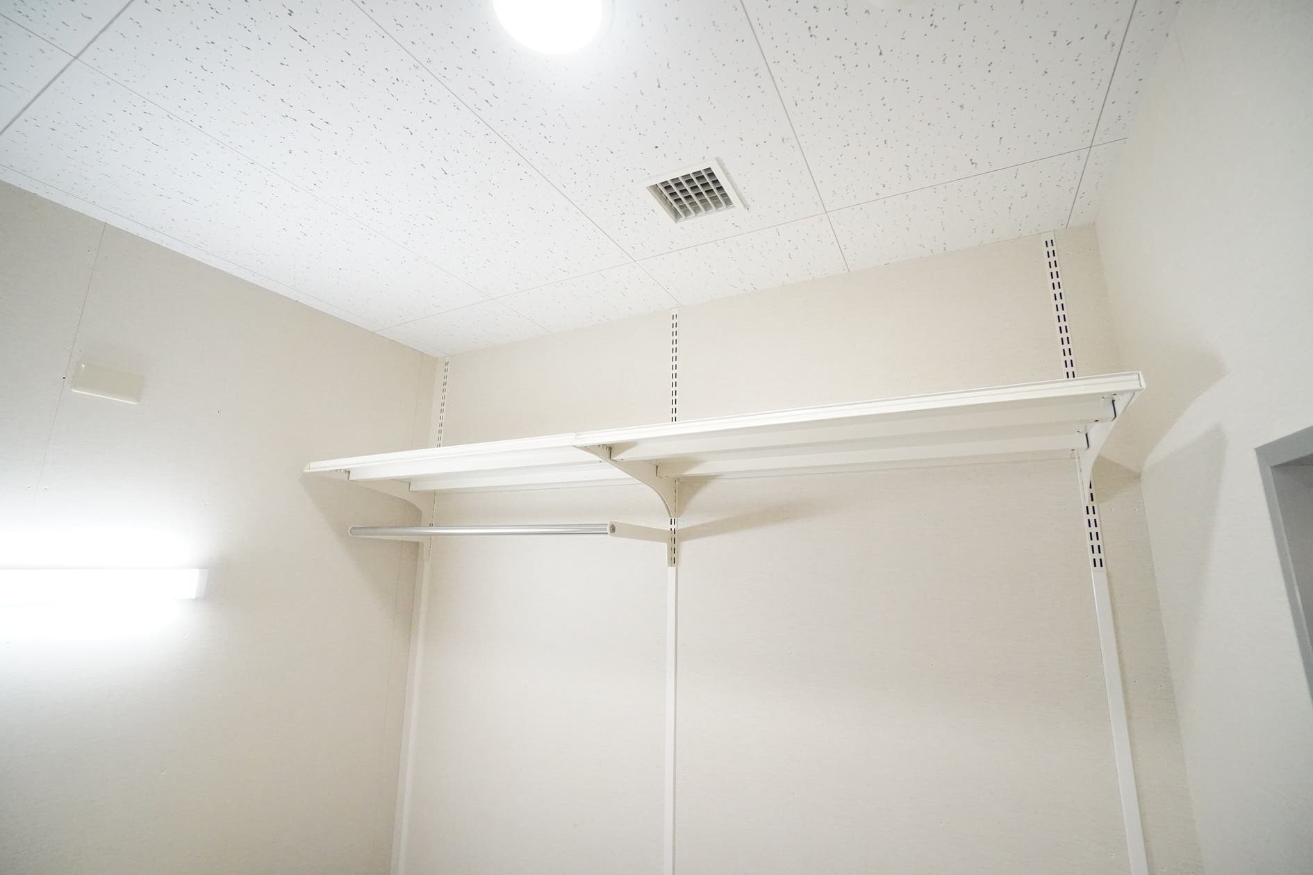 ＜ミニマルワークスペース池袋211＞駅近🚃Wi-Fi📶電源🔌フリードリンク☕️リモートワーク/ZOOM/Web面接/作業場所の写真8