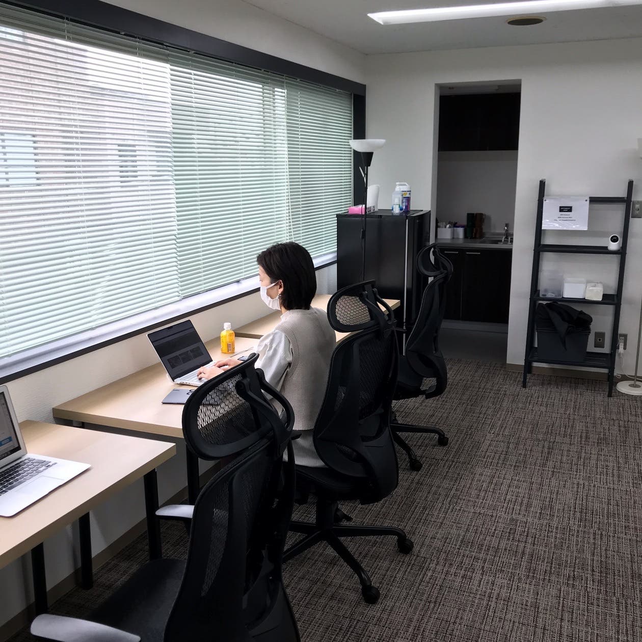 H席（4階コワーキング）1名分の利用（複数名でのご利用は人数分の予約をお願いします）の写真12