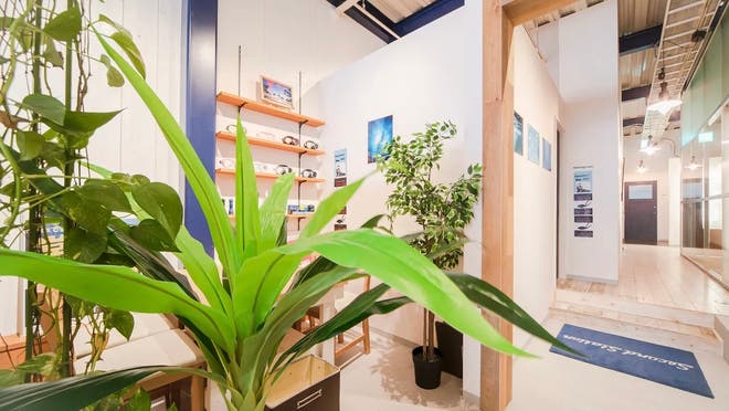 【西海岸風 心斎橋駅徒歩1分】10人〜30人向きのパーティ・セミナー・撮影などにぴったり!キッチン付きレンタルスペースの写真7