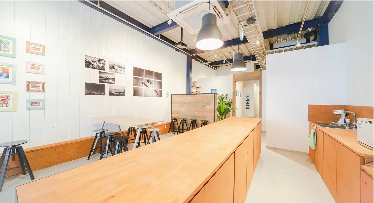 【西海岸風　心斎橋駅徒歩1分】10人〜30人向きのパーティ・セミナー・撮影などにぴったり！キッチン付きレンタルスペースの写真9