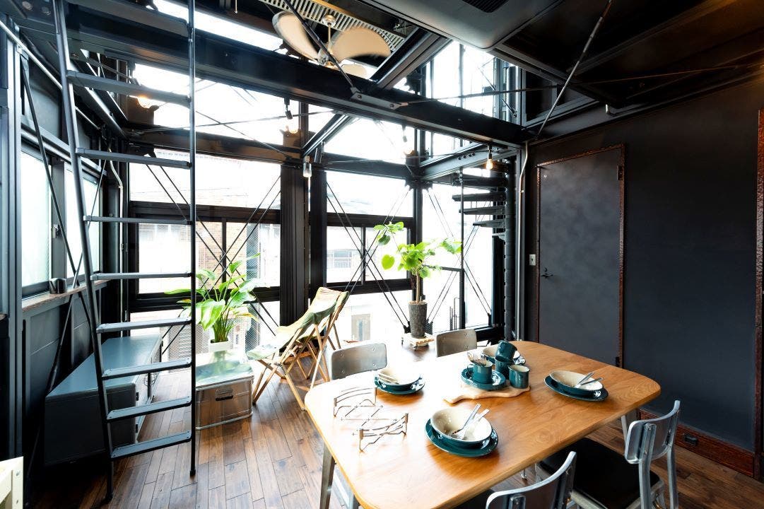 ✨大阪✨圧倒的な存在感✨吹き抜け空間が魅力✨ガレージハウス✨ガラス張り✨車・バイクの撮影等✨かっこいい✨ロフト有りの写真8