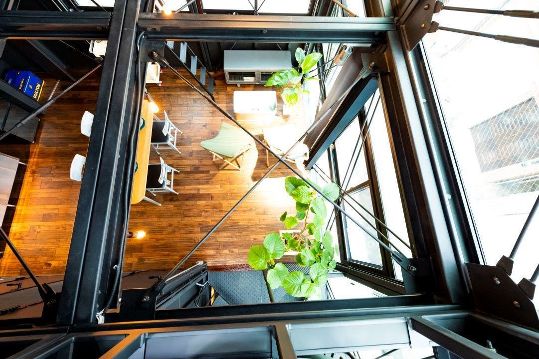 ✨大阪✨圧倒的な存在感✨吹き抜け空間が魅力✨ガレージハウス✨ガラス張り✨車・バイクの撮影等✨かっこいい✨ロフト有りの写真19