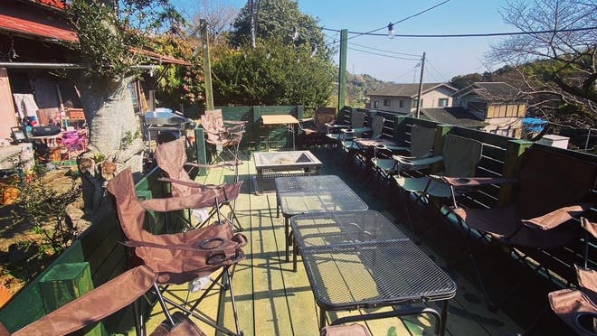 幅広い用途で使える大型ウッドデッキ付きの古民家【オフサイトMTG/BBQ/ヨガ/パーティ】の写真3