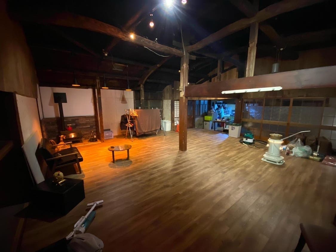 幅広い用途で使える大型ウッドデッキ付きの古民家【オフサイトMTG/BBQ/ヨガ/パーティ】の写真6