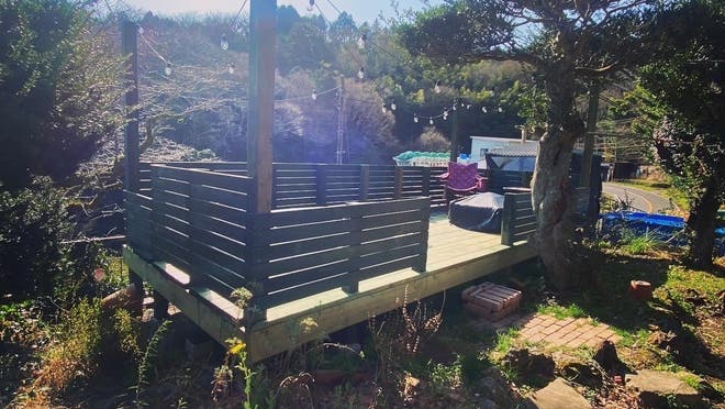 幅広い用途で使える大型ウッドデッキ付きの古民家【オフサイトMTG/BBQ/ヨガ/パーティ】の写真1