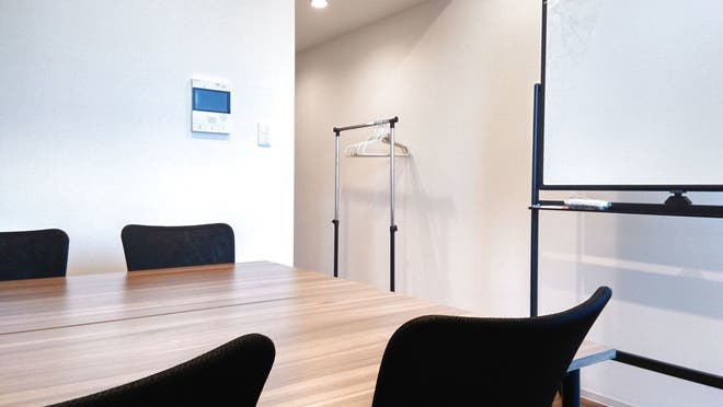 向ケ丘遊園駅から徒歩2分【503】個室(1~4名、最大6名)打ち合わせ・オンライン会議・商談・カウンセリング・試験勉強・自習室の写真1