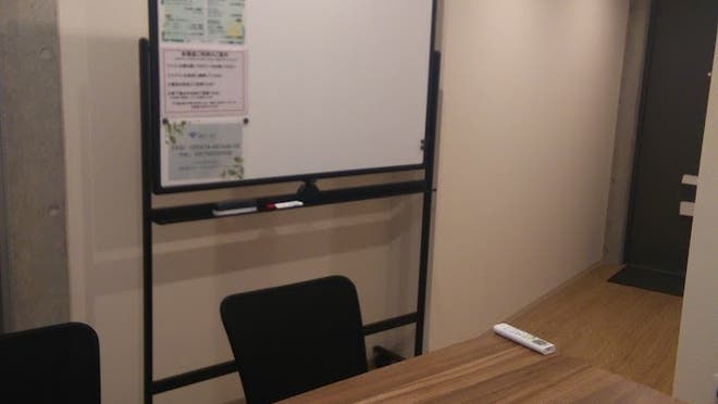 向ケ丘遊園駅から徒歩2分【503】個室(1~4名、最大6名)打ち合わせ・オンライン会議・商談・カウンセリング・試験勉強・自習室の写真3