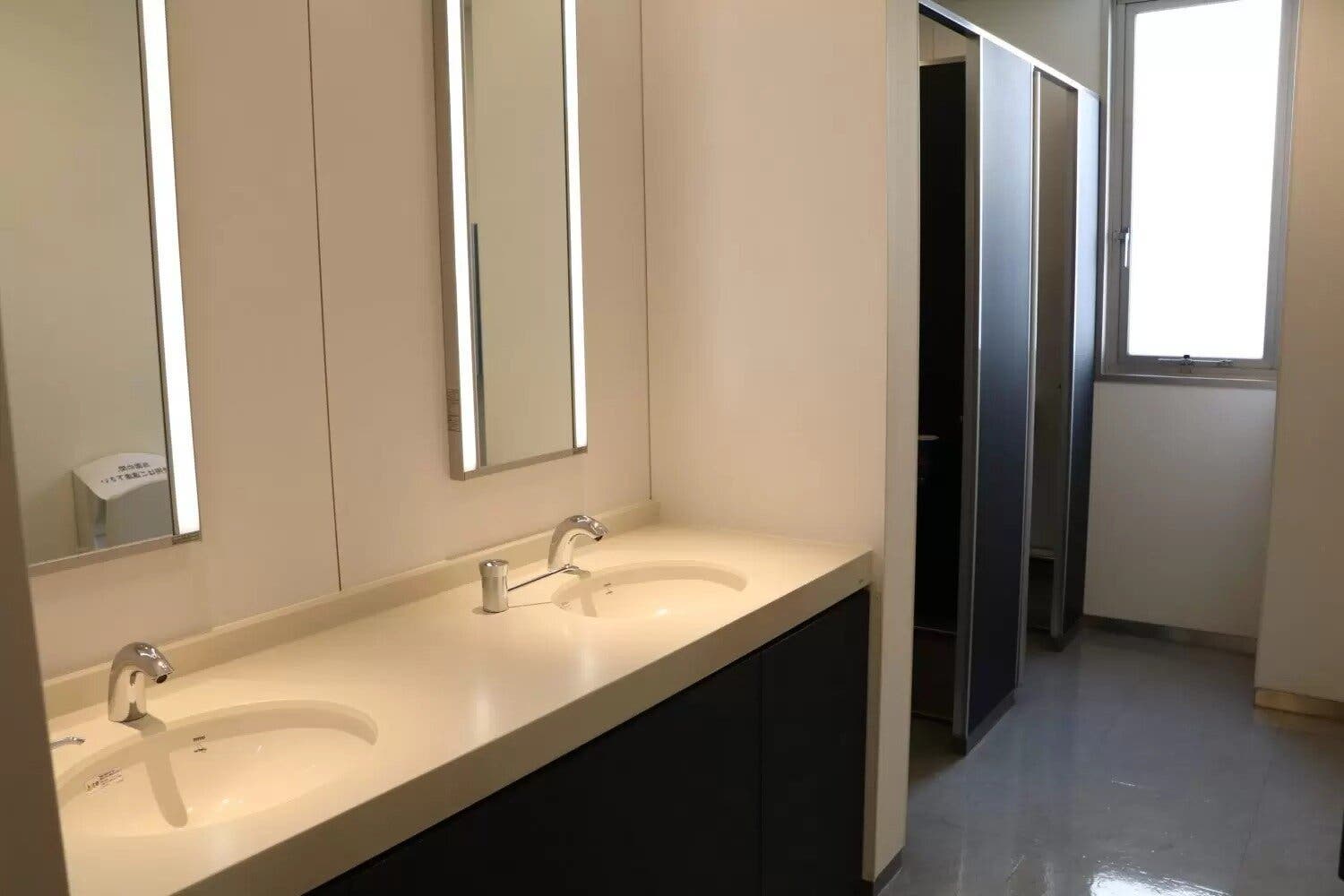 九段下研修ルーム【九段下駅1分】セミナー形式136名着席可の大型会議室の写真28