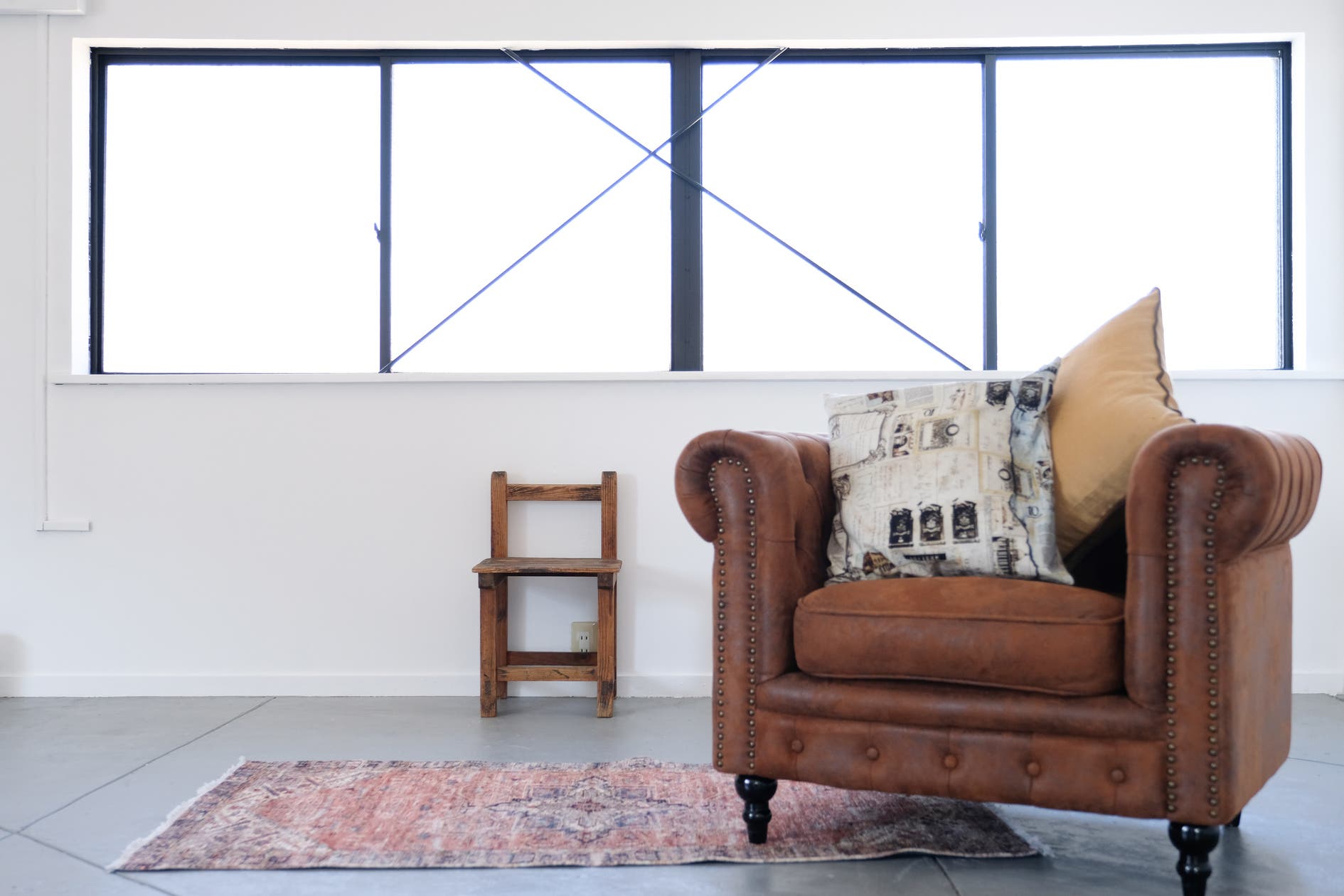 🍀🍀🍀【東急東横線の都立大駅から徒歩1分】自然光の入るスペース、桜並木横の好立地スタジオスペースの写真2