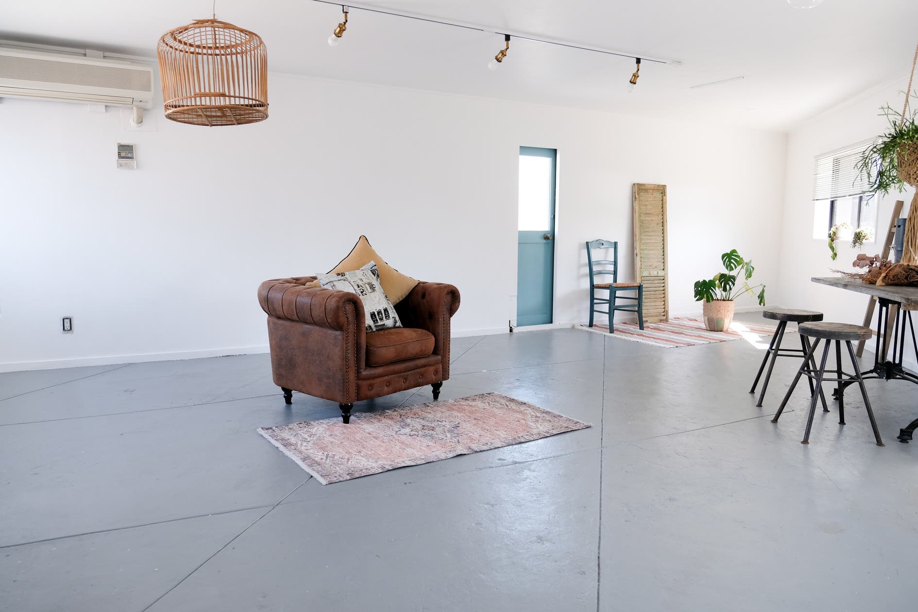 🍀🍀🍀【東急東横線の都立大駅から徒歩1分】自然光の入るスペース、桜並木横の好立地スタジオスペースの写真14