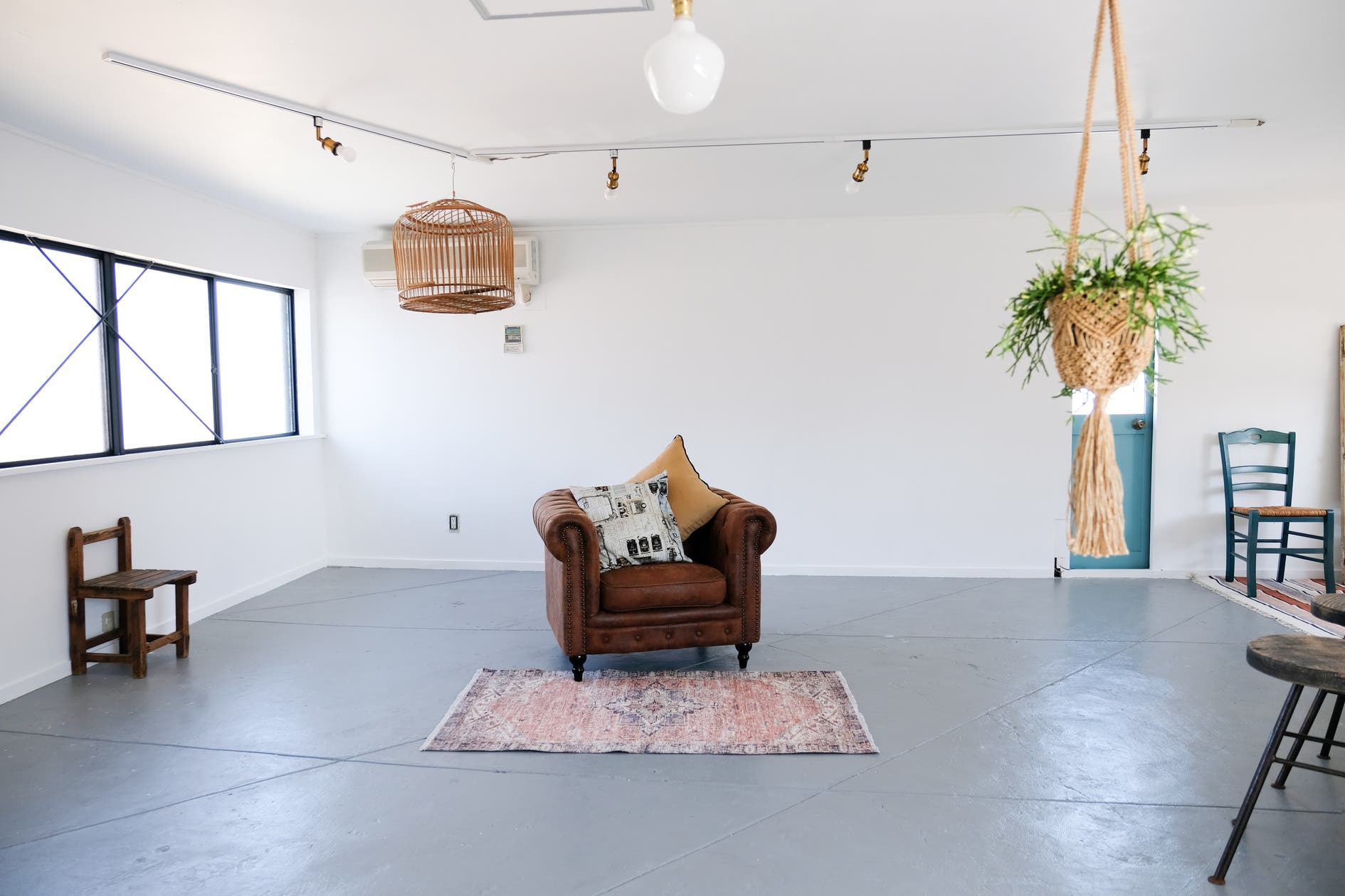 🍀🍀🍀【東急東横線の都立大駅から徒歩1分】自然光の入るスペース、桜並木横の好立地スタジオスペースの写真15