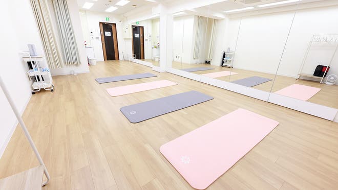 <東京メトロ赤坂見附駅1分>ダンスができるレンタルスタジオ/幅7.7m高さ2.0の鏡付き/グループ・個人練習に最適 赤坂店の写真11