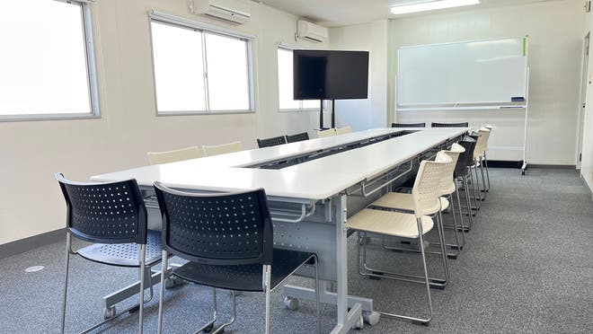 🎯心斎橋徒歩1分🎯【インボイス対応で経費も安心】🌈追加料金不要🌈エアコン4台🌈30人収容🌈◆お気軽会議室心斎橋sea◆の写真1