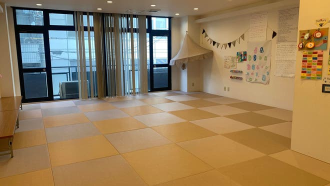 【くつろぎスペース 多目的スペース2階】弁天町駅徒歩5分!モダン和室の貸しスペース!子連れ大歓迎!の写真1