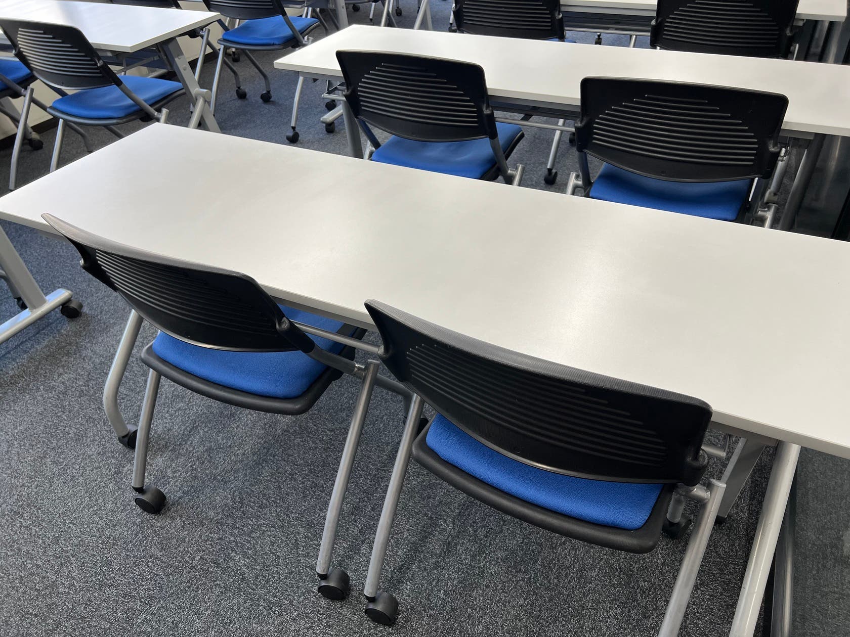 銀座駅徒歩2分【〜２４名】きれいな会議室　セミナー/イベント/会議/懇親会などに（G会議室）の写真4