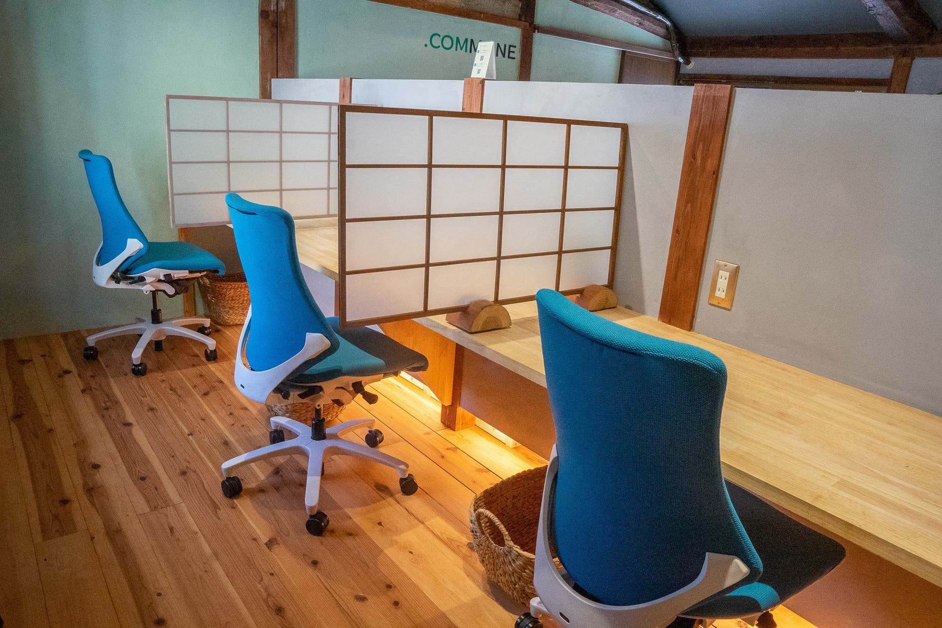 【関空2駅｜泉佐野駅8分】ワークスペース/高速WiFi/web会議・出張で飛行機の待ち時間などに最適です／フリードリンク／古民家の写真2