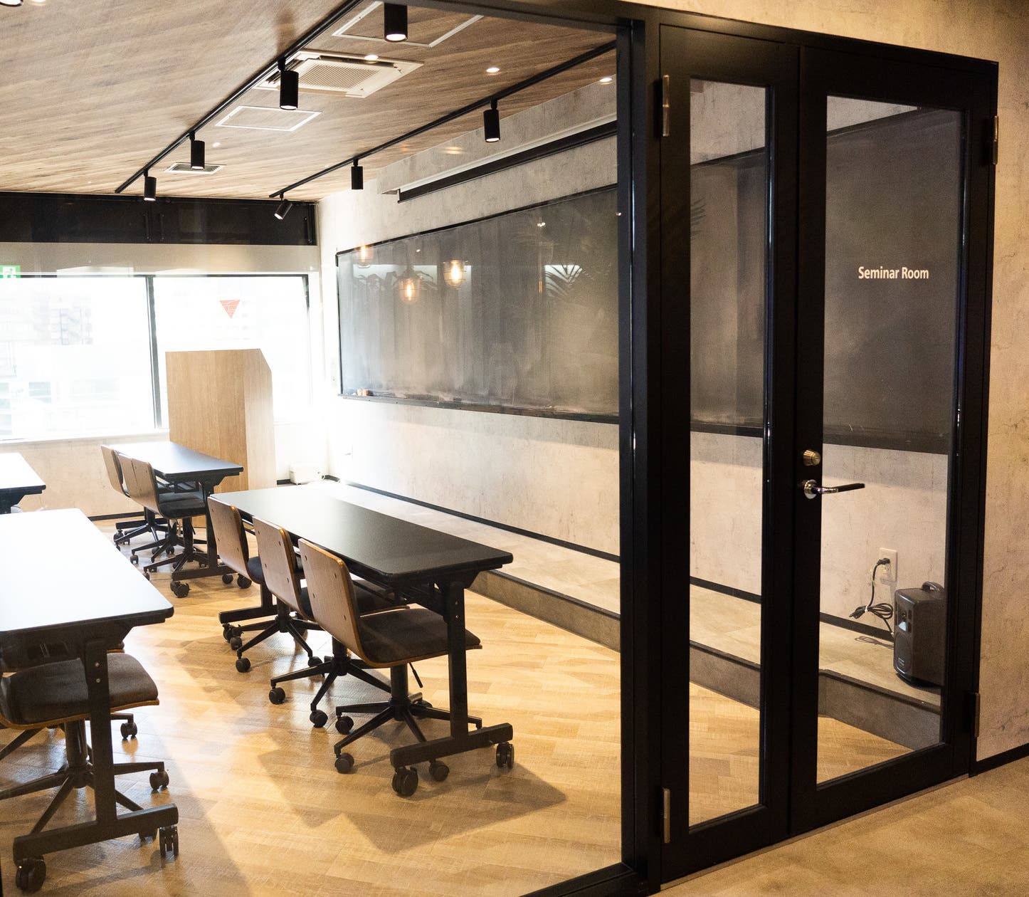 【大崎駅 徒歩8分】オシャレな会議室！プロジェクター無料！最大30名収容可能✨ 会議/イベント/説明会/撮影【品川・五反田駅】の写真5