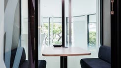 【那覇市/旭橋駅徒歩2分】2名用フォンブース_CubeE/完全個室で快適な作業・web会議に集中!の写真2