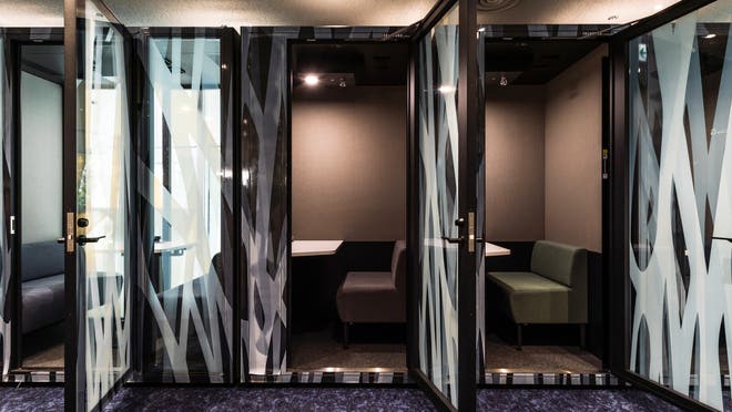 【那覇市/旭橋駅徒歩2分】1名用フォンブース_CubeG/完全個室で快適な作業・web会議に集中!の写真2