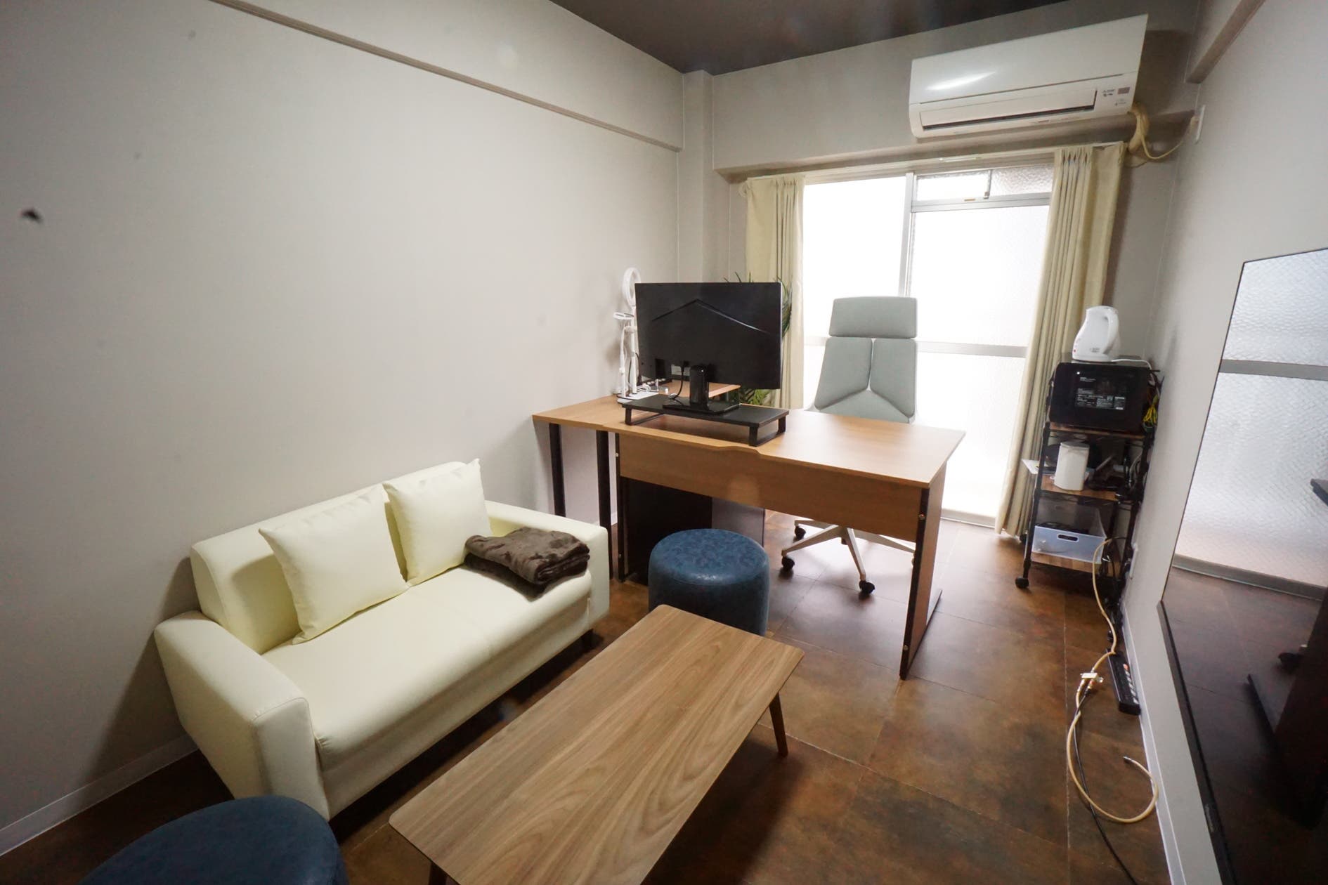 ＜ワークルーム新大阪＞✨セール中✨駅近🚃Wi-Fi📶モニター無料🖥テレワーク/Zoom/会議/商談/作業場所の写真3