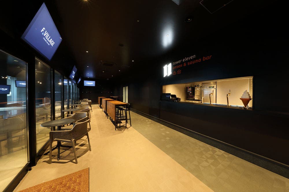 フィールドを眺めながらととのう 世界がまだ見ぬ温泉サウナの写真6