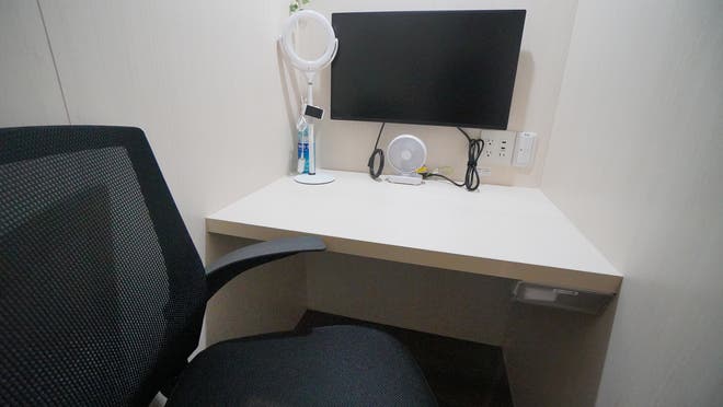 <小田急レンタルスペース新宿サザンテラスNo.2>完全個室ワークブース💼Wi-Fi完備📶テレワーク/ZOOM/自習/作業場所の写真5