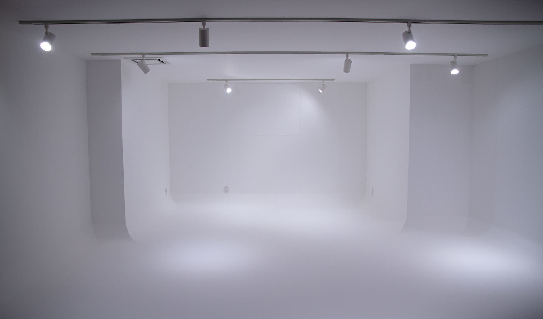 防音設備完備のR白ホリゾントスタジオ（Ａ）の写真2