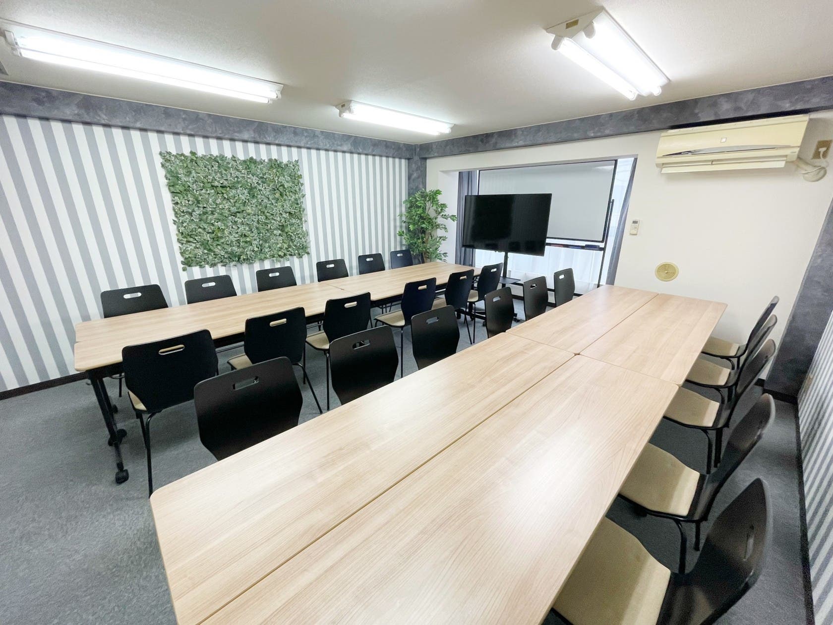 【荻窪駅徒歩2分！30名利用可！】綺麗な室内！WiFi・大型モニター・ホワイトボード・備品類全て無料！ふれあい貸し会議室 荻窪Bの写真7