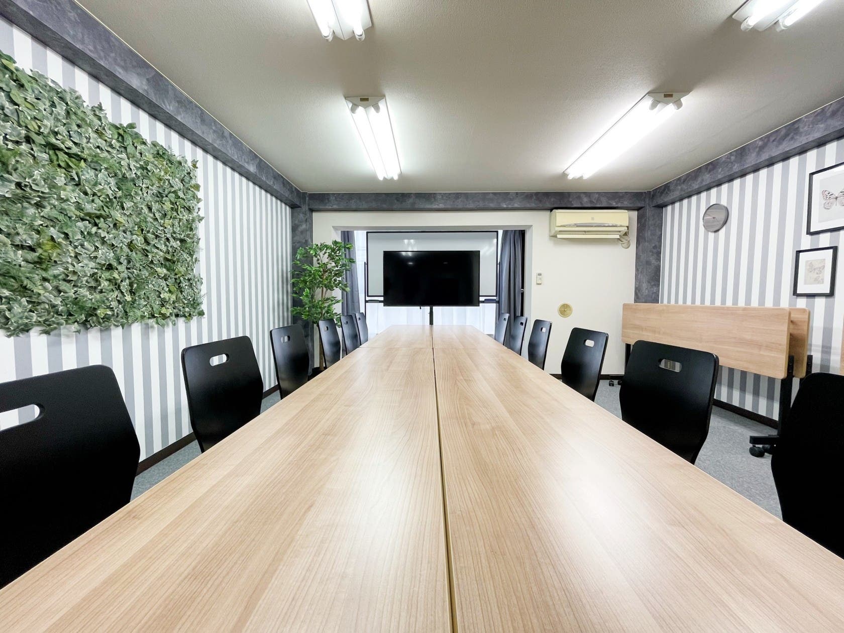 【荻窪駅徒歩2分！30名利用可！】綺麗な室内！WiFi・大型モニター・ホワイトボード・備品類全て無料！ふれあい貸し会議室 荻窪Bの写真9